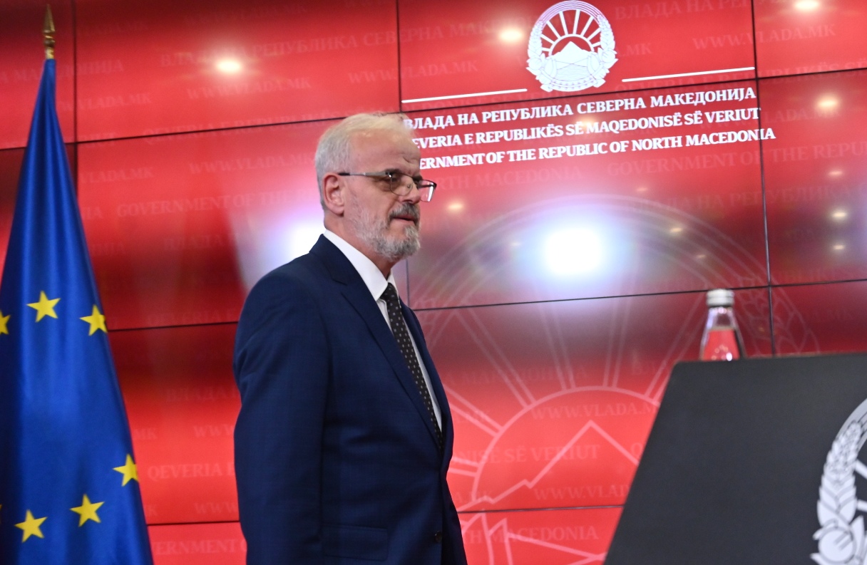 Xhaferi ka dorëzuar në Kuvend propozimin për shkarkimin e ministrave ...